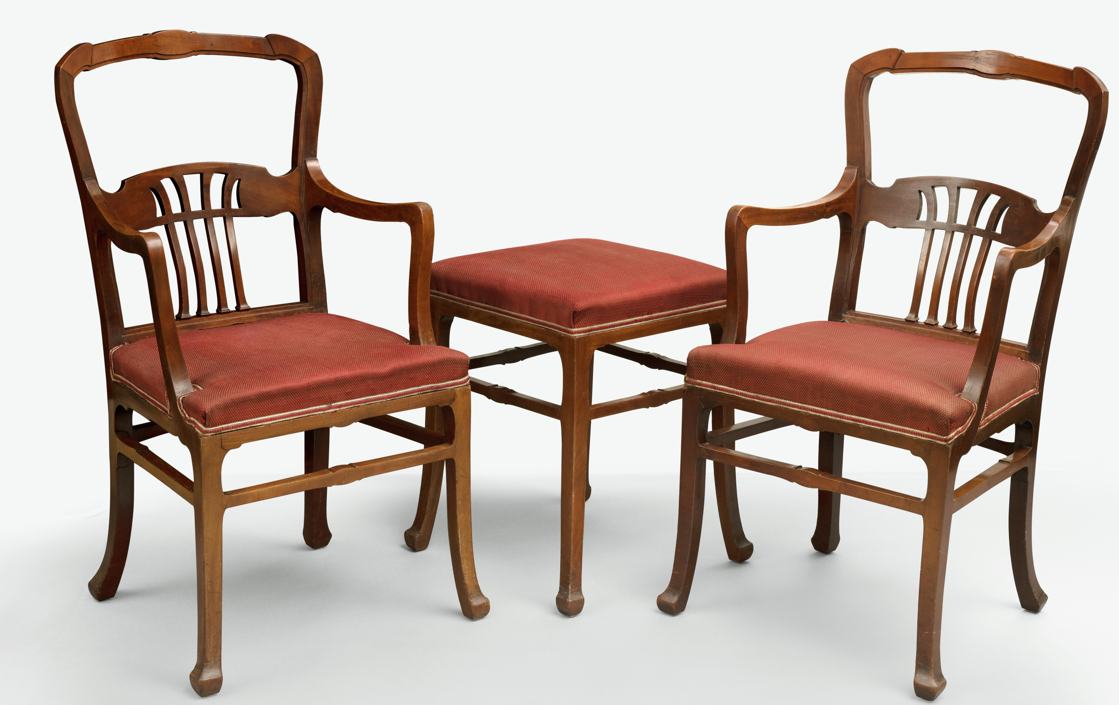 Ensemble de deux chaises et d'un tabouret signé Horta | Patrimoine FRB